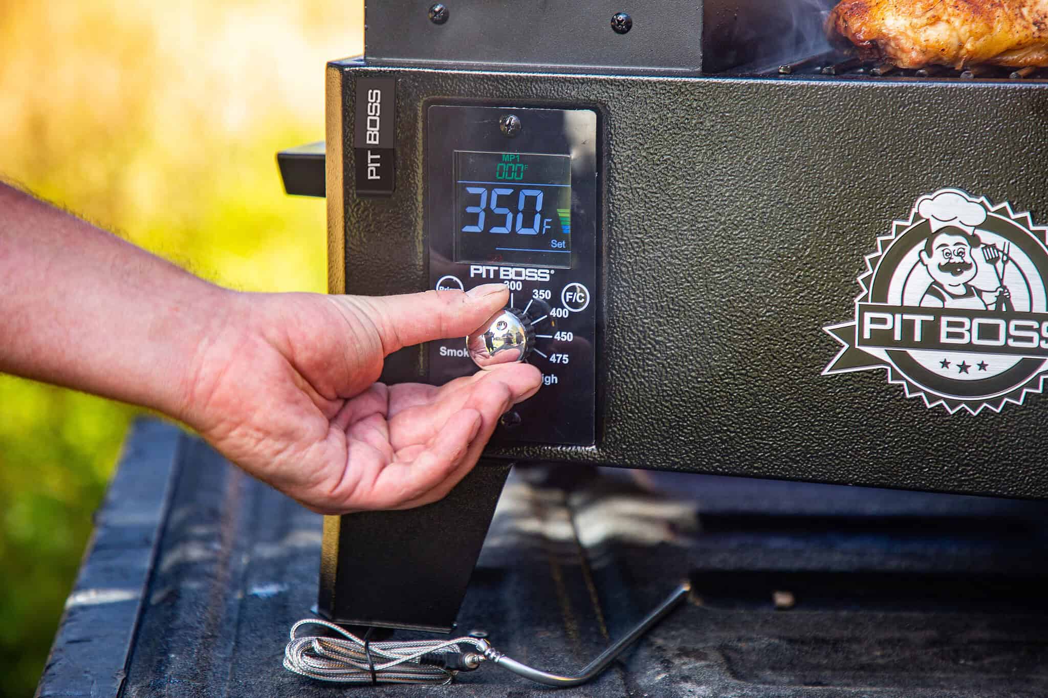Pit Boss Portable 256-Sq In Black Pellet Grill | BigEasyMart.com